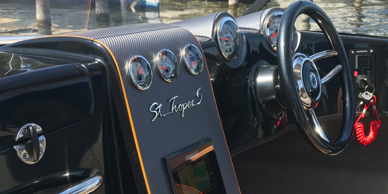 St.Tropez-Orange-Speedster-cockpit - b1yachts - Perfektion aus Leidenschaft